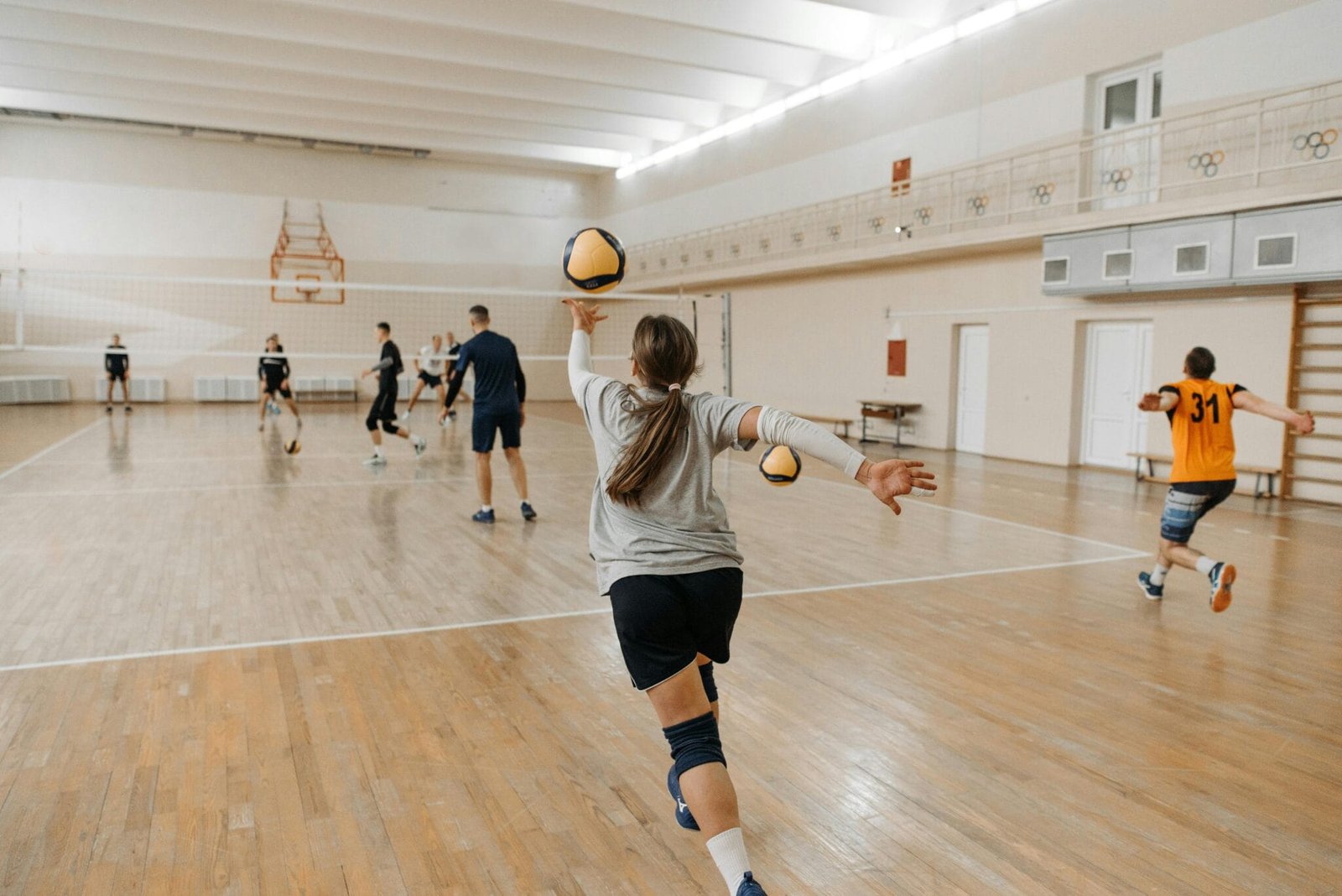 9 Benefícios do Vôlei para o Corpo e Mente